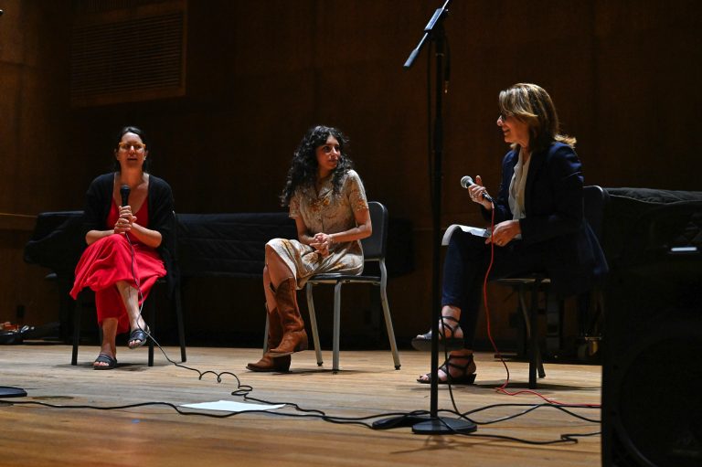Singer Amanda Pascali brings Sicilian folk sound to UT – The Daily Texan
