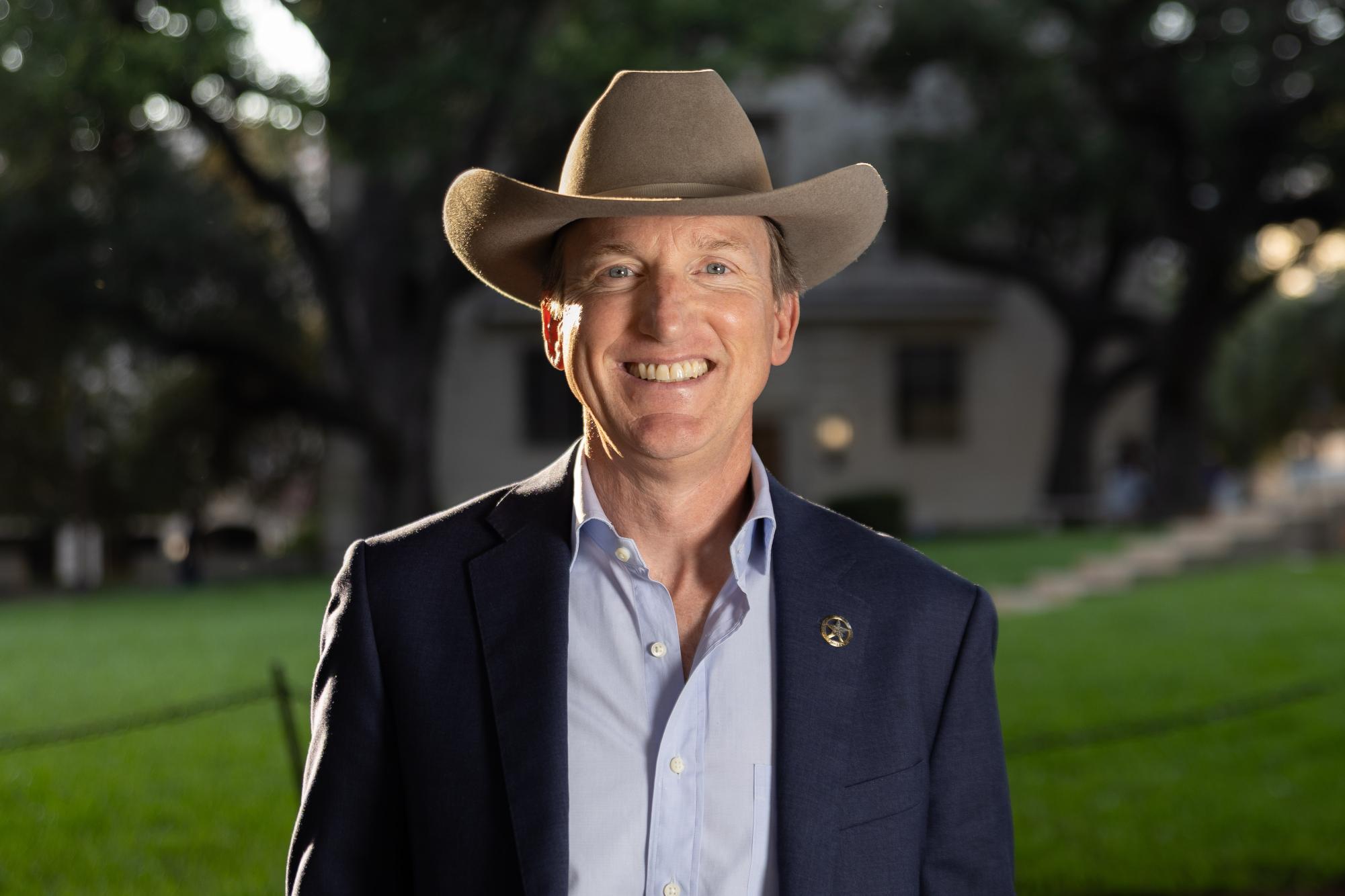 UT alumnus, entrepreneur announces campaign for Texas governor – The ...